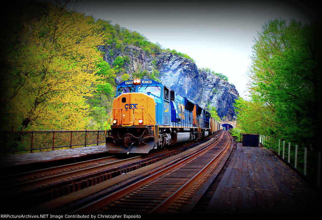CSX SD70MAC 4730 leads a westbound coal train